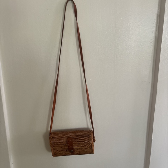 unkown | Bags | Brown Leather Crossbody Bag With Minimalist Design ...